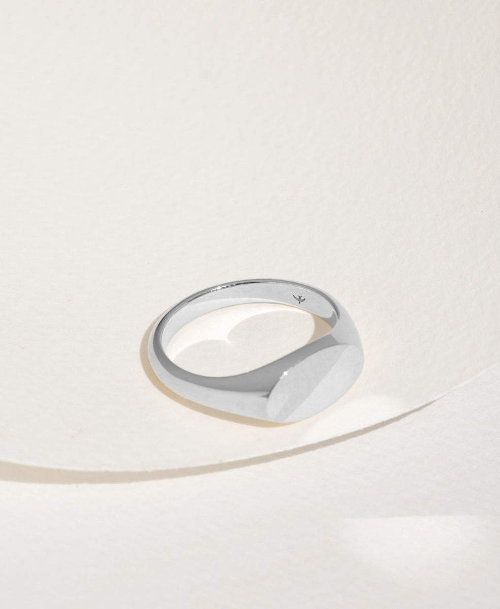 Arden Signet - Platinum | Zoë & Morgan UK